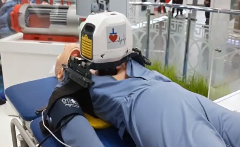 Heart massage for up to 45 minutes - how the new Russian "CardioRobot ...